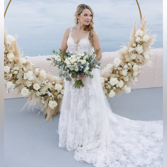 Madi Lane | Dresses | Maxi Lane Avery Wedding Gown | Poshmark